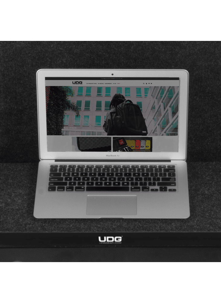 UDG Ultimate Flight Case Pioneer CDJ-3000/ 900NXS2 Black Plus (Laptop Shelf + Wheels)